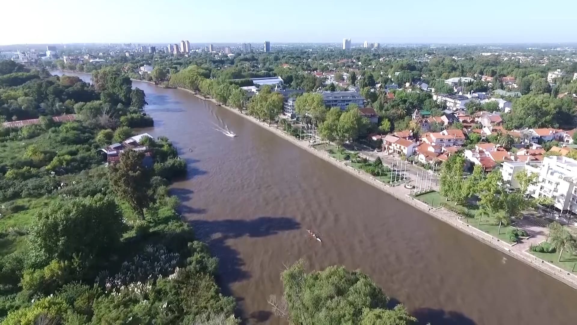 La historia del río Reconquista, el delimitante geográfico más ...