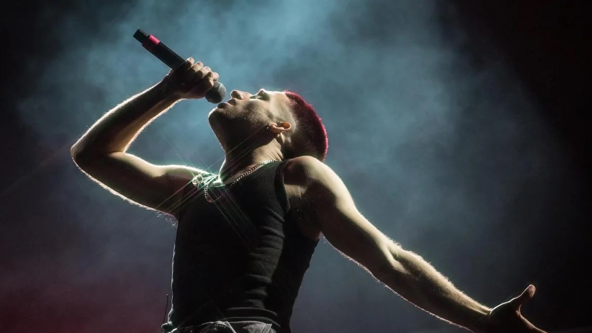 Wos en Morón: El cantante despide su álbum “Oscuro Éxtasis” en el oeste